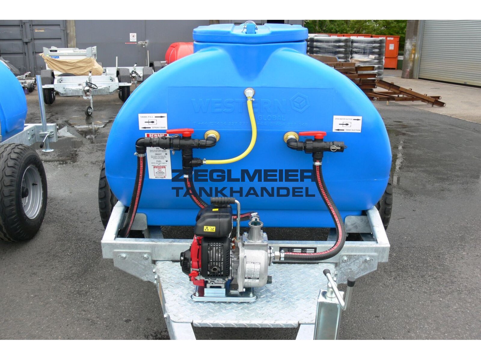 Wasserfass-Anhänger: 2.000L PE-Wassertank auf Tandem-Anhänger, 6.402,20