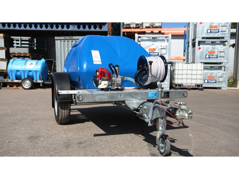 Wassertankanhänger für flexible Bewässerung