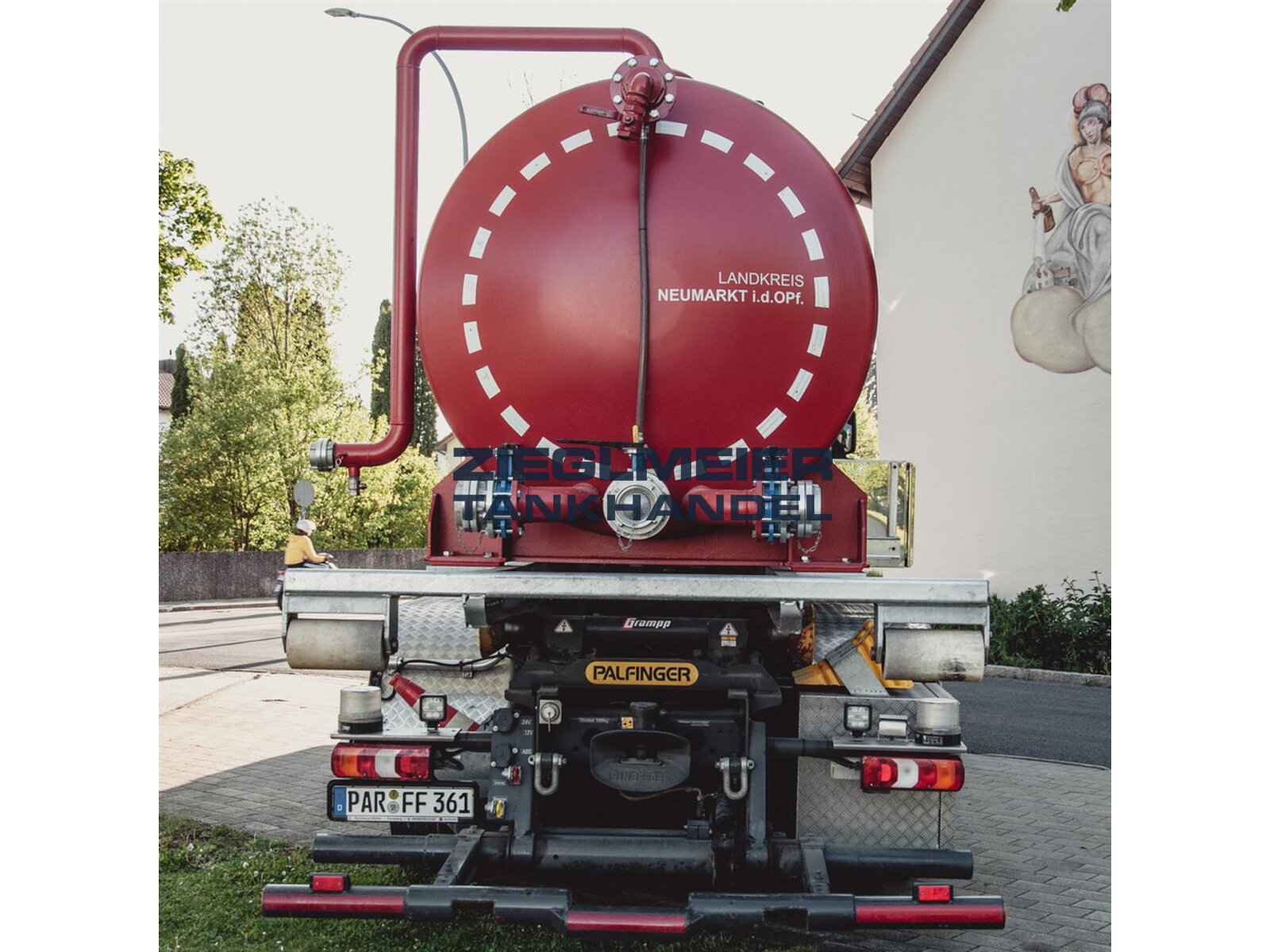 Tanklifter 11.000 l Wassertankabroller mit Heizung|Feuerwehr Abrollbe
